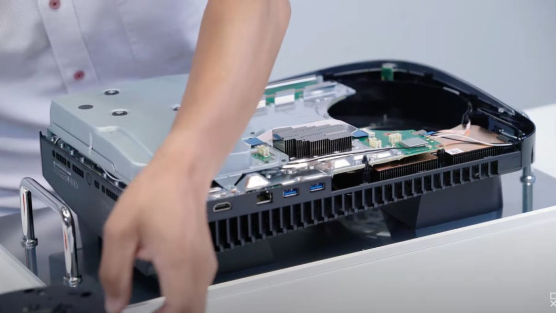 PS5 cuenta con un Wi-Fi y puertos USB más rápidos que Xbox Series X