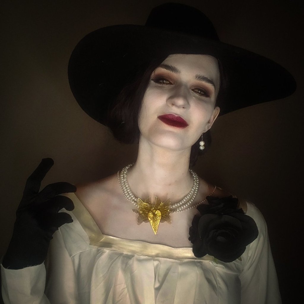 Lady Dimitrescu, la vampira de Resident Evil 8, cobra vida con este ...