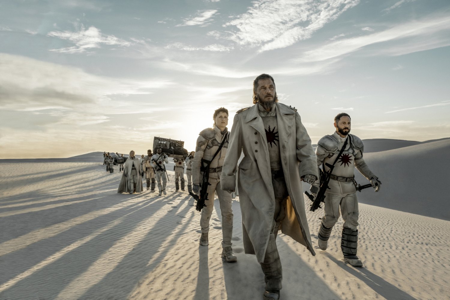 5 razones por las que ver Raised by Wolves, la nueva serie que llega a ...