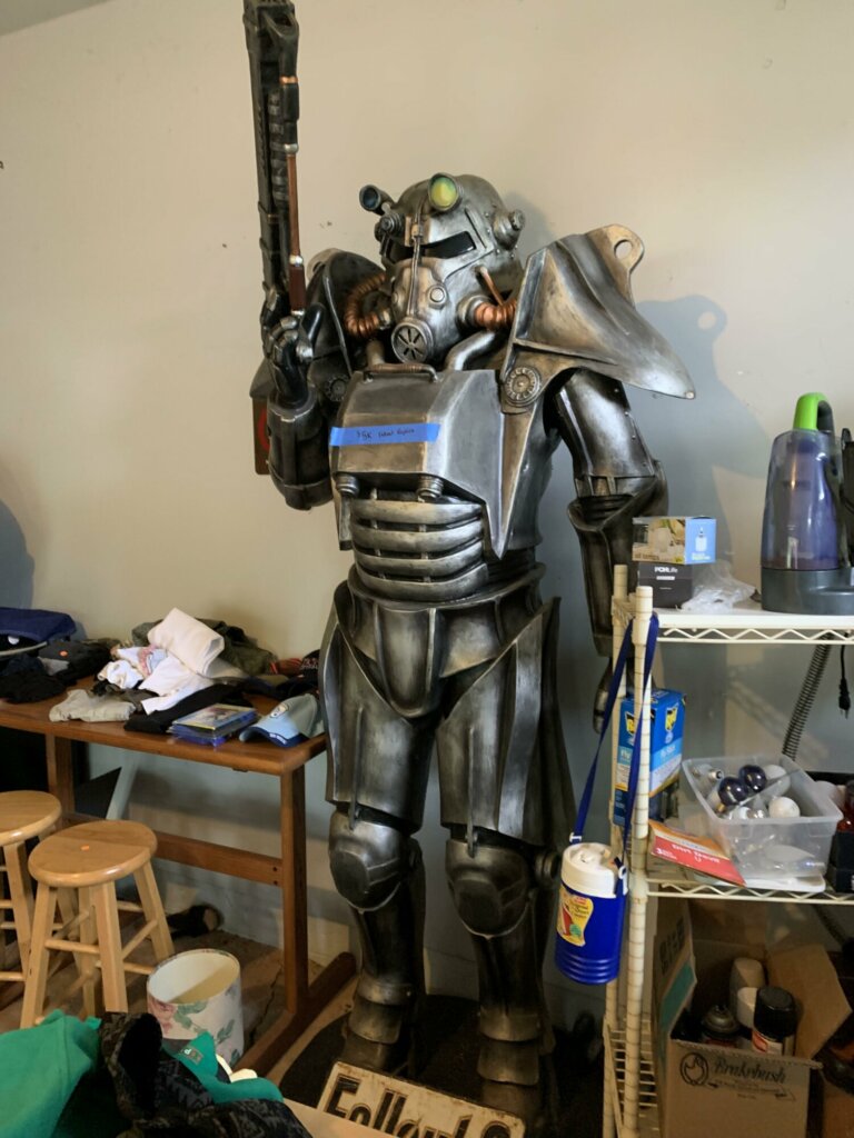 La increíble figura a tamaño real de Fallout que cuesta 5.000$ y todo ...